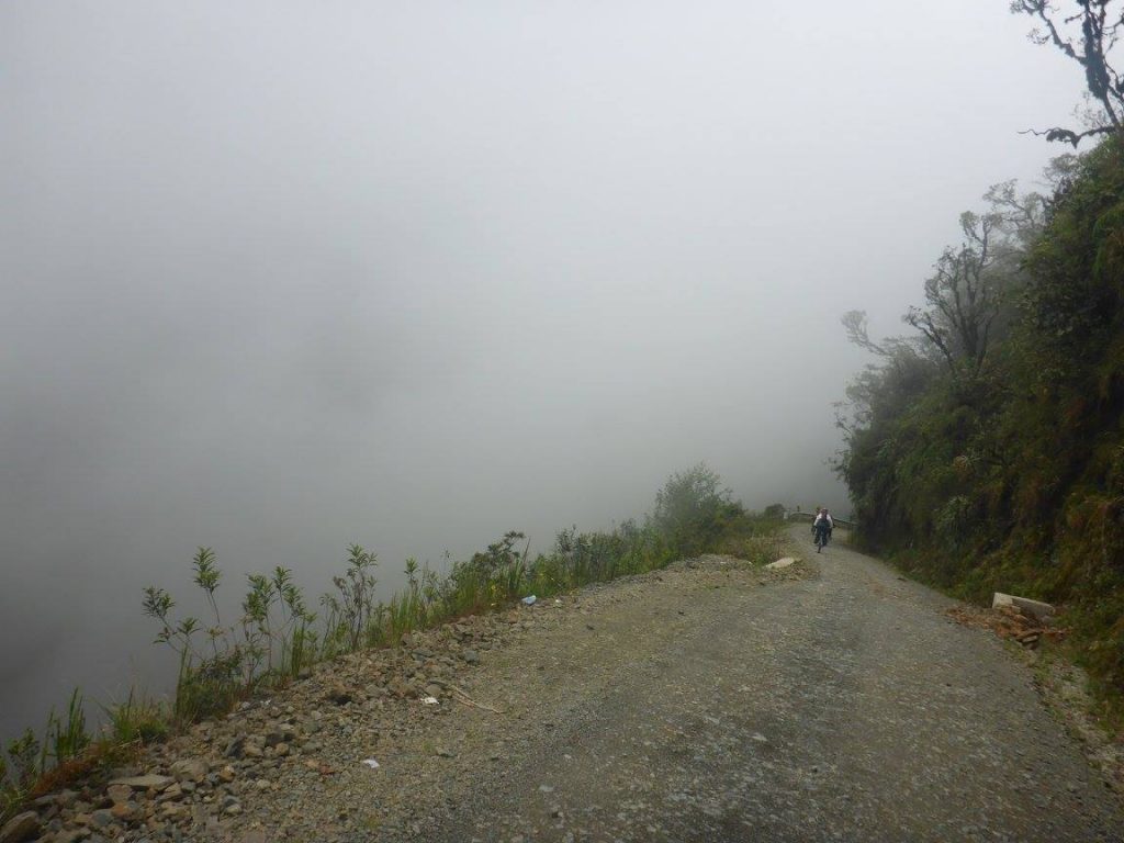 Descente de la Death Road (Route de la mort) en vélo! - VoyageurQc
